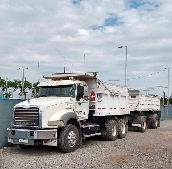 Mack Granite GU813 2010