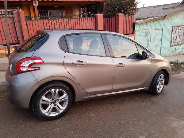 Peugeot 208 2013