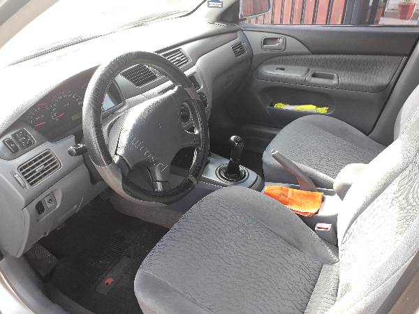 Mitsubishi LANCER 2002