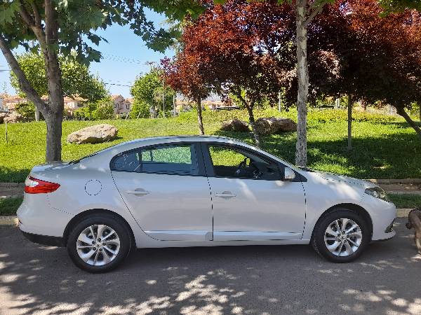 Renault Fluence 2019 | Emol.com